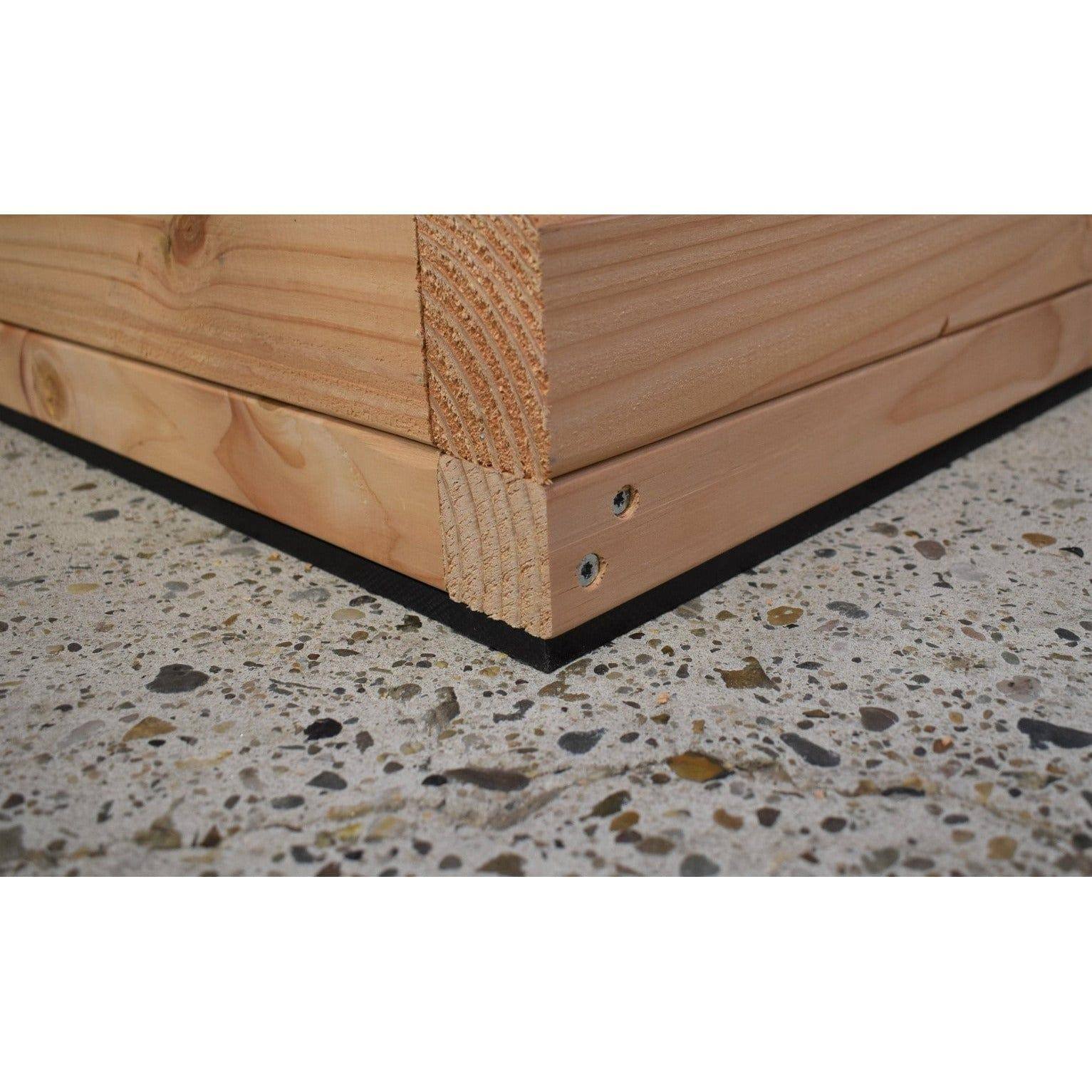 Plastic strips for hutch foundations - stability and protection